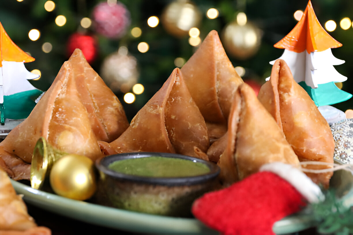 Delicious Chicken Samosas: Recipe, Variations, and Pairings